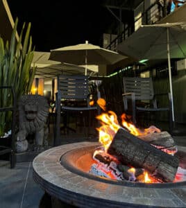 Restaurante y Bar - B House Bar